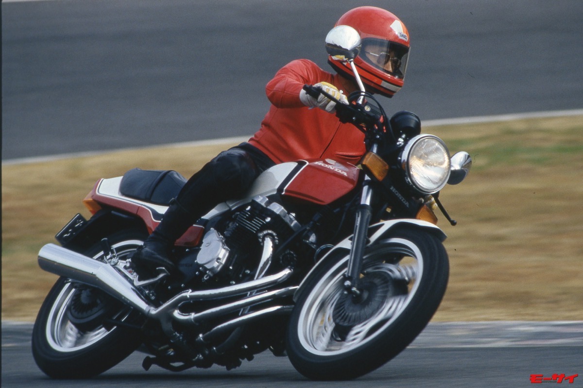 ホンダ CBX400F「1981年新車時試乗レポート」クラストップの48ps！ 180km/hの最高速域でも不安なし | モーサイ ...