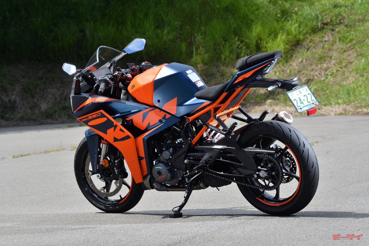 KTM新型RC390試乗 「吊るしでサーキットも楽しめる400ccスーパースポーツ」 | モーサイ
