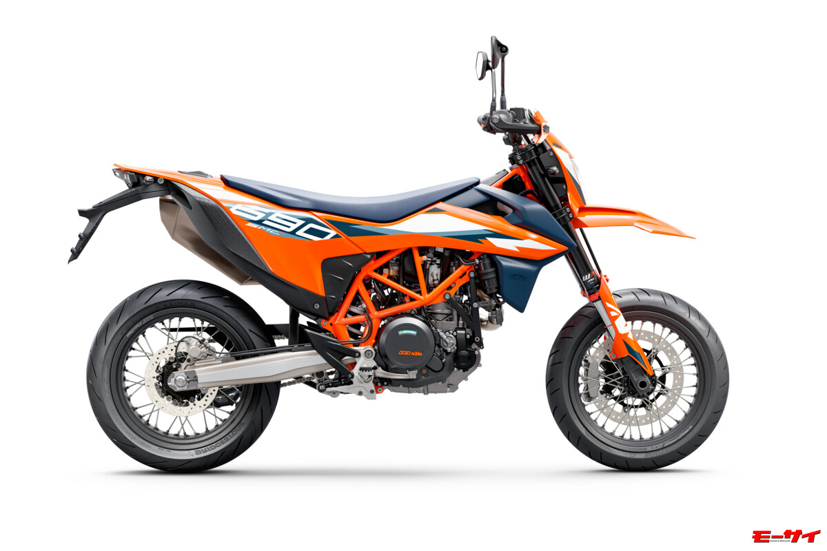 強力単気筒の「KTM 690 SMC R」と旗艦スポーツツアラーの「KTM 1290 SUPER DUKE GT」！ 【KTM Japan】が ...