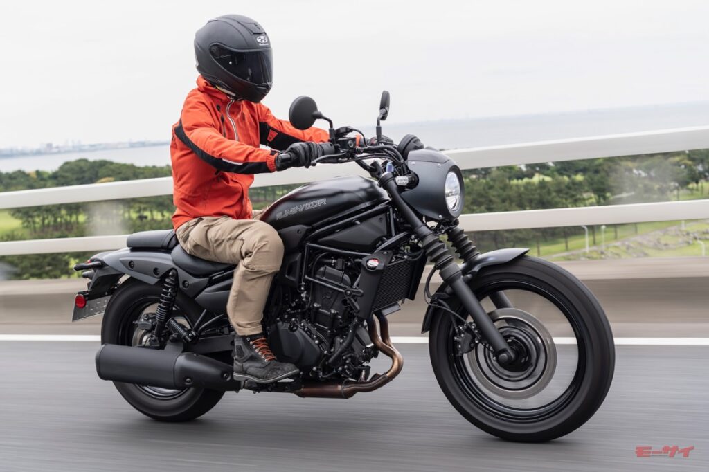 カワサキ新型エリミネーターは「高速巡航がとても快適！」100km/hでは5500回転、まだまだ上に余裕あります | モーサイ ...