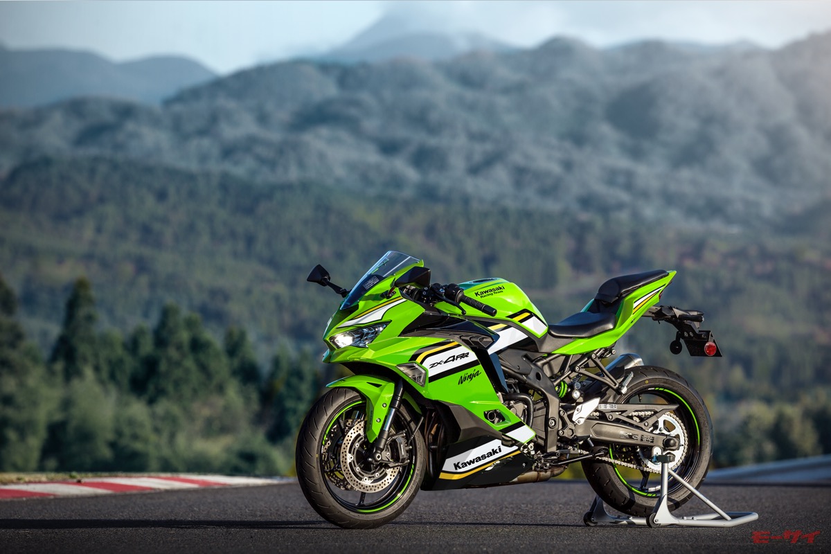 【画像ギャラリー】「Ninja ZX-4R SE」にシルバー追加！「Ninja ZX-4RR KRT EDITION」もデザイン変更で白ライン ...